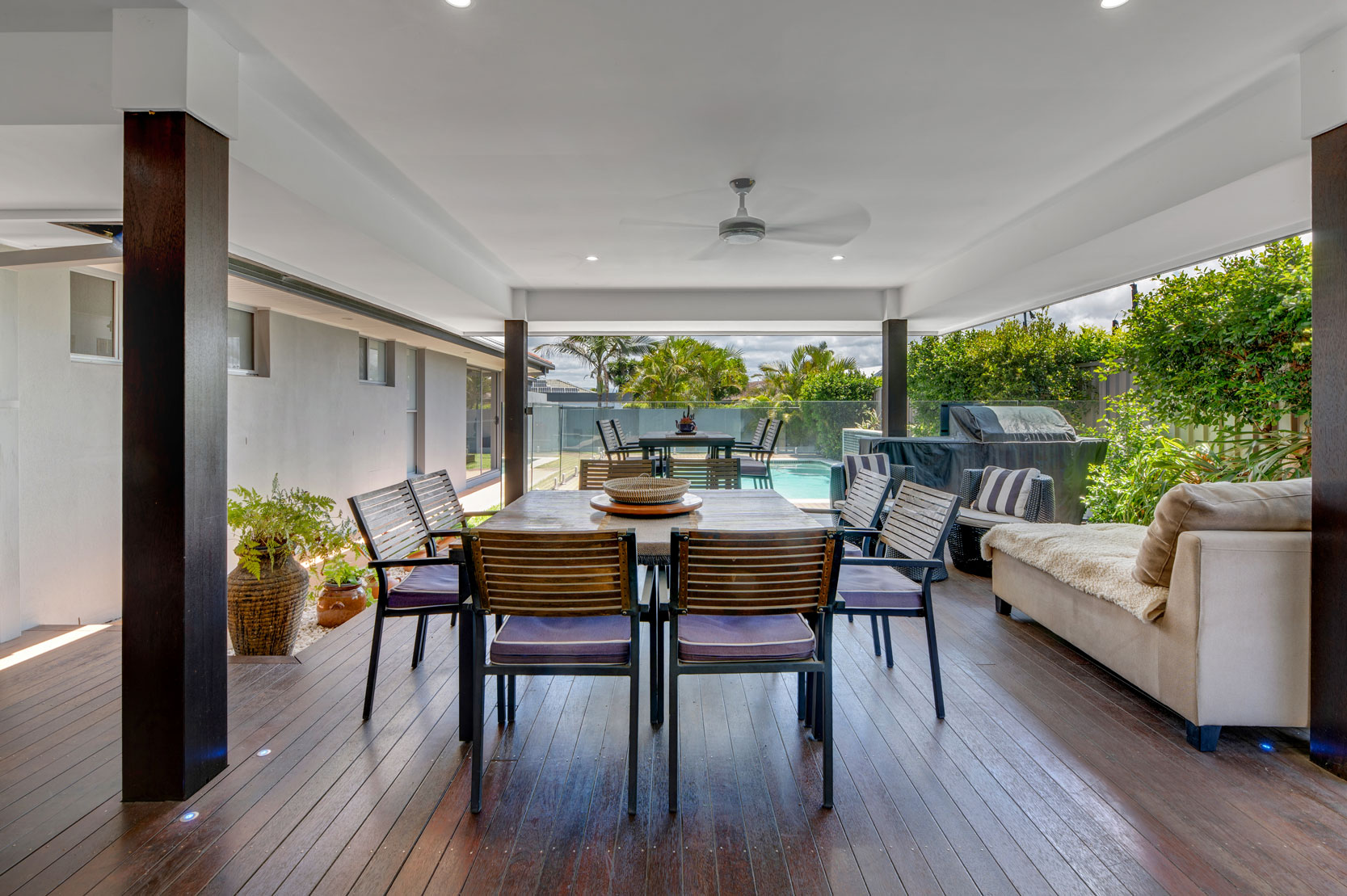 17 Manakin Avenue, Burleigh Waters, QLD 4220 | Realty.com.au