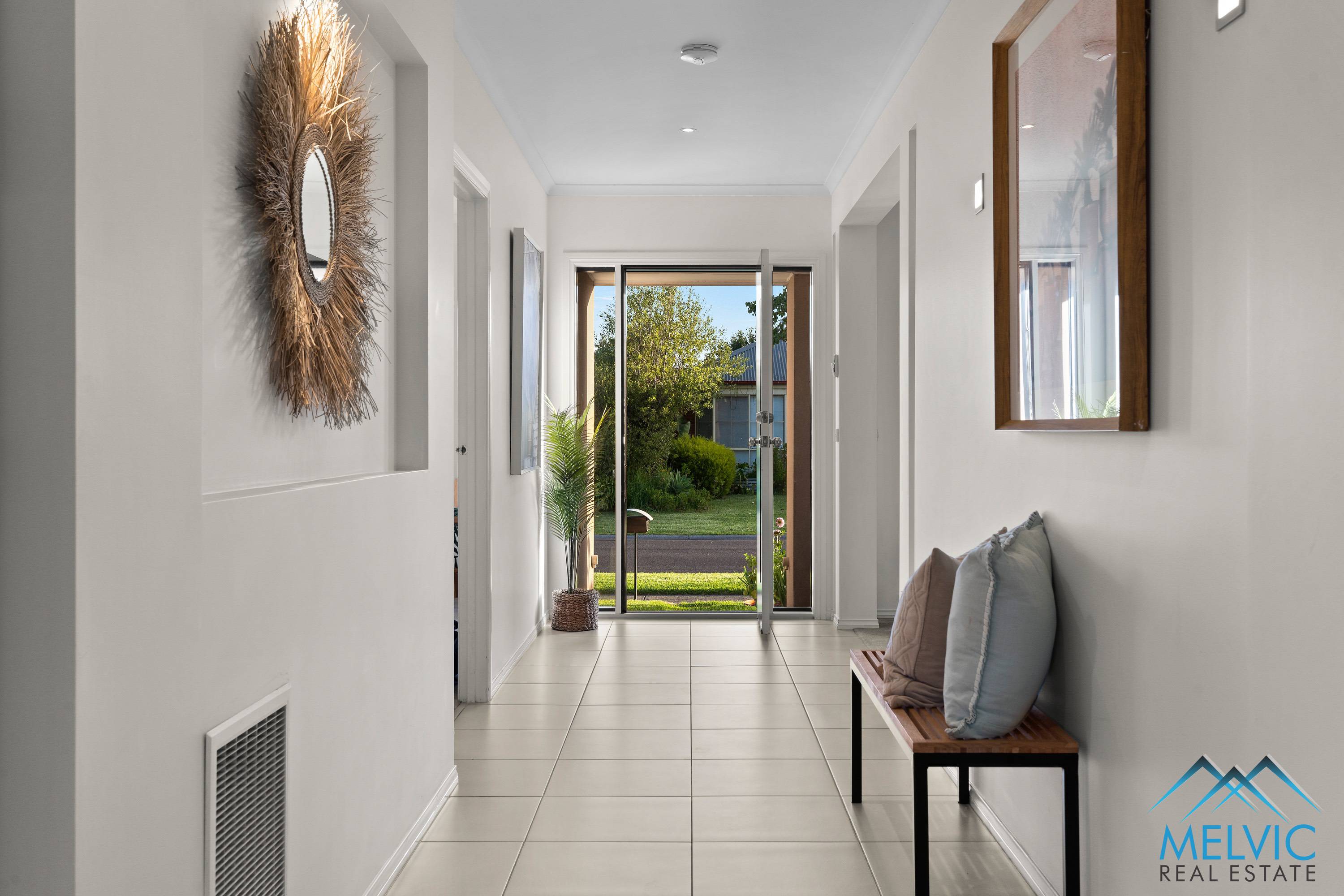 6 Dahlen Place, Berwick, VIC 3806 | Realty.com.au